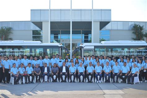 บริดจสโตน หนุนสร้างสังคมแห่งความเป็นกลางทางคาร์บอน นำร่องใช้รถมินิบัสไฟฟ้าบริการรับ ส่งพนักงานใน