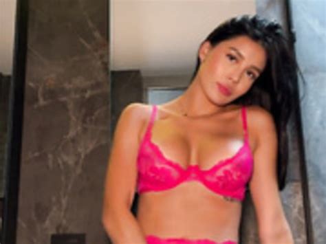 Videos Tagged With Hanna Miller