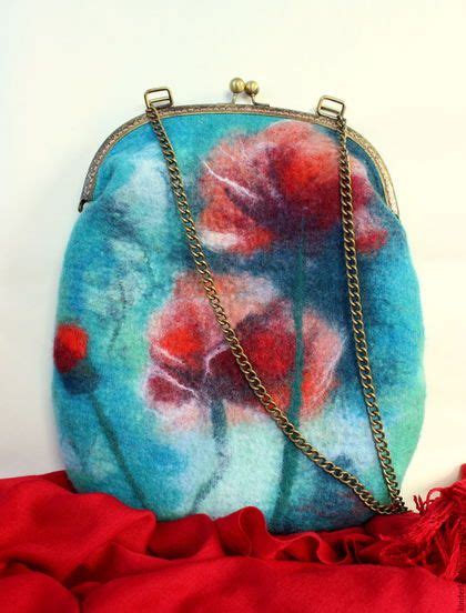 Купить или заказать Сумка валяная Маковое поле в интернет магазине на Ярмарке Мастеров Сумка