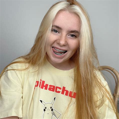 Gemma Wren Selfie Women Braces Fashion