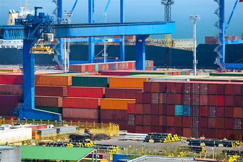 산업 항구의 인프라 컨테이너선 해상 및 크레인에 적재하기위한 컨테이너 창고 해상화물 운송의 개념 0명에 대한 스톡 사진 및 기타 이미지 Istock