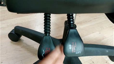 컴퓨터 의자 작동법 70kg 이하의 분들에게 적합 의자의 높이 조절과 각도 조절하는 방법을 알아보아요부산 게이밍 의자 1번지 피팅체어 Youtube