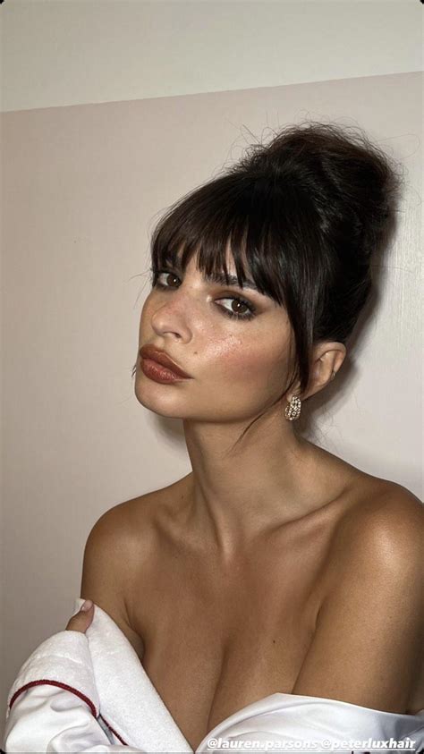 Emily Ratajkowski Is A Sex Goddess R Jerkofftoceleb