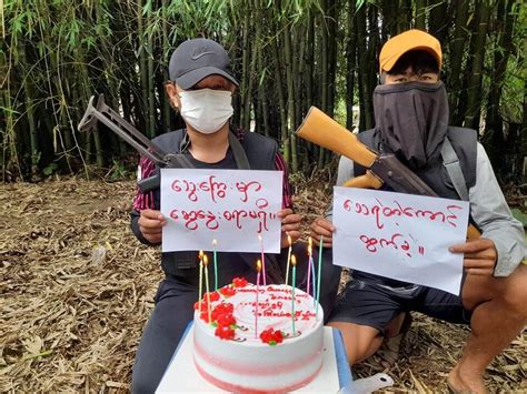 နိုင်ငံတစ်ဝန်းရှိ ပြည်သူအားလုံး ဒေါ်အောင်ဆန်းစုကြည်၏ ၇၈ နှစ်ပြည့် မွေးနေ့ ပန်းသပိတ် လှုပ်ရှားမ