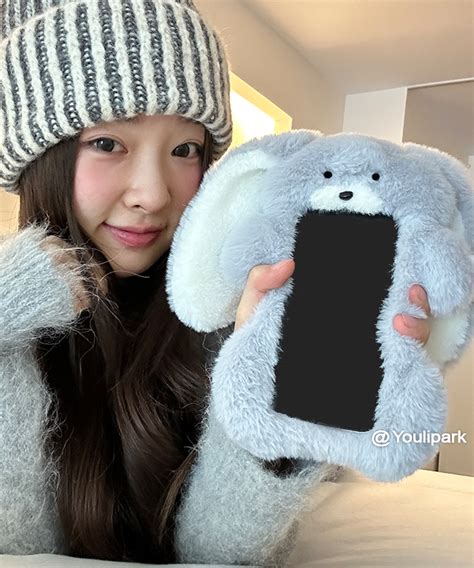 회색 토끼 털케이스 귀여운 아이폰 아이폰케이스 토끼케이스 털 퍼 퍼케이스 겨울케이스 가을케이스 아이폰토끼 토끼폰케이스 에이블리