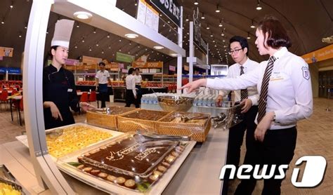 仁川亚运会运动员餐厅揭秘组图 11