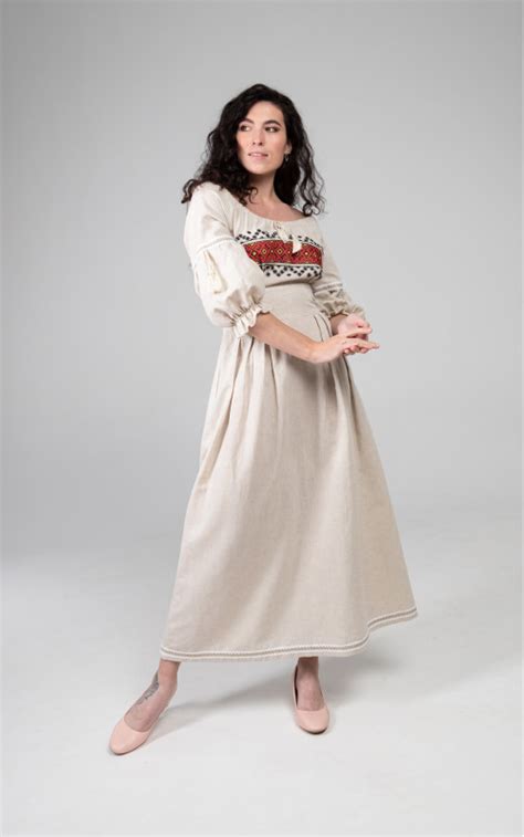 Плаття вишиванка максі бежеве Борщівські візерунки купити в інтернет