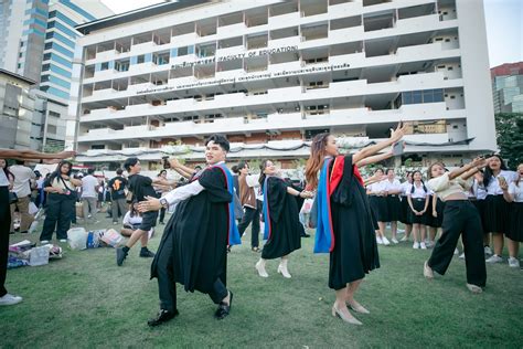 บรรยากาศการฝึกซ้อมพิธีพระราชทานปริญญาบัตร ครั้งที่ 1 ประสานมิตร