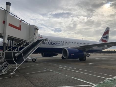 Review We Try Signature Elite Class At Gatwick Airport