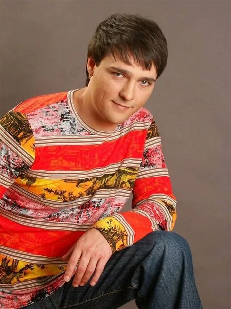 Вдова Юрия Шатунова приехала в Россию и показала как будет выглядеть памятник певцу стоимостью