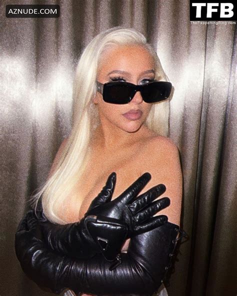 Christina Aguilera Flaunts Her Sexy Boobs Poses Topless Wearing Leather