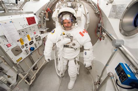 Cuánto Gana Un Astronauta Al Año Y Cómo Es El Proceso De Selección Para