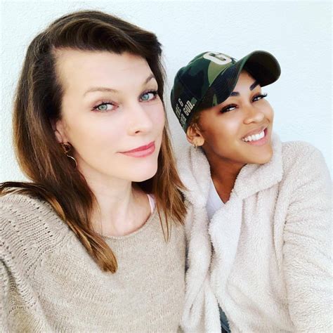 Milla Selfie Rmillajovovichfandom