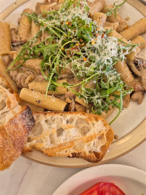 파스타 위에 올라간 야채 이름이 뭔가요 지식in