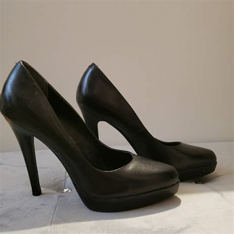 Classic Black Pump Gem