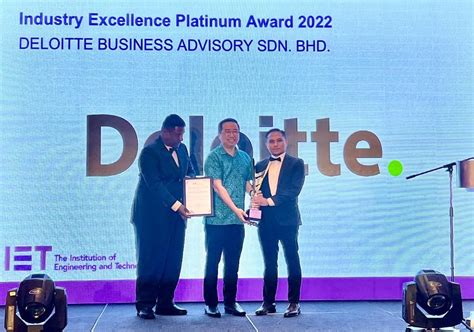 Deloitte Riskadvisory Tmt Cyber Iet Plad2022 Platinumawards Industryaward Mohd Fairuz
