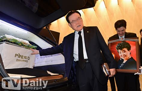 Td포토 故 현미 영면을 바라는 가족들과 지인들