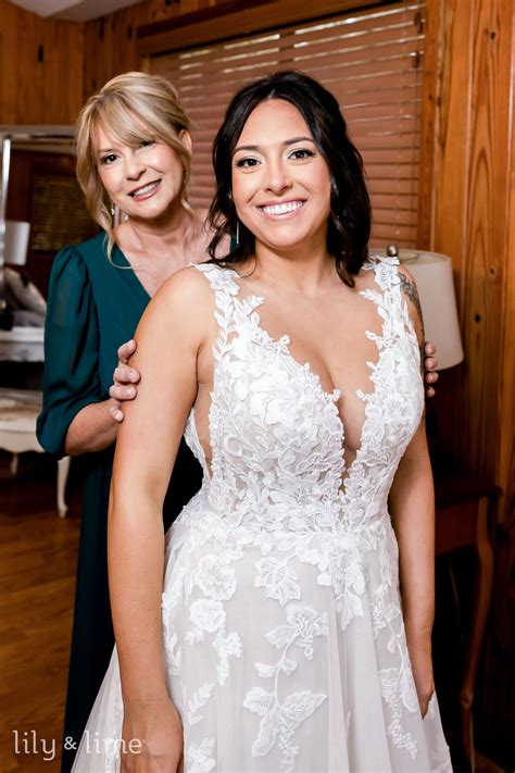 Samantha And Blakes Tampa Wedding Unfolded In Sepia Tones And Rustic