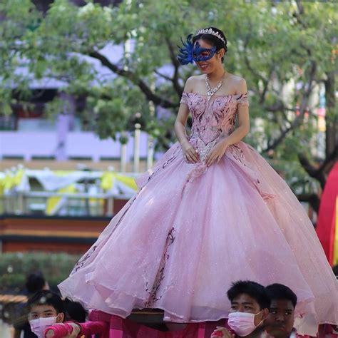 บริการเช่าชุด ส่งชุด ทั่วประเทศ ขบวนพาเหรด กีฬาสี ดรัมเมเยอร์ ชุดหลีด แต่งหน้า 🙏🏻 รับจัดขบวน