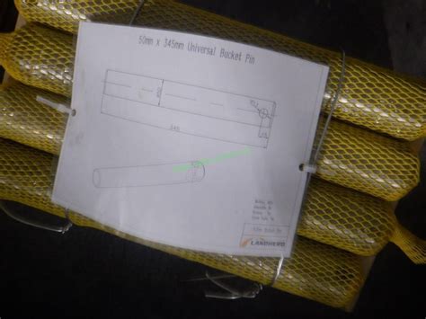 4 Unused Universal Bucket Pins 50 Mm X 345 Mm Live And Online Auctions On