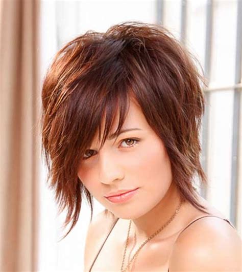 Short Pixie Styles For Round Faces