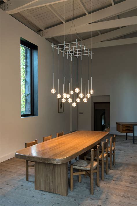 Algorithm Lighting That Sculpts Space Vibia