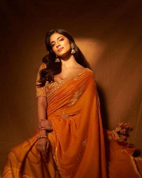 Malavika Mohanan Aka Malavikamohanan Photos Stills And Images