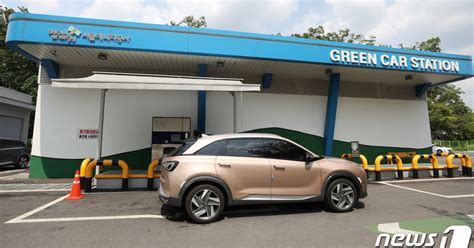 내년부터 셀프 수소 충전 가능해진다지게차·굴착기도 허용