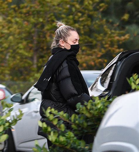 Miley Cyrus Reveals Shes Having Facetime Sex Opens Up About Dating Hollywood Life