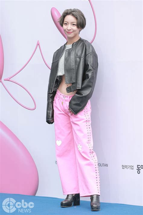 [포토씨] F X 루나 배꼽과 복근 2023 서울패션위크 Cbc뉴스 Cbcnews