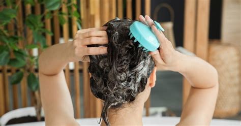 [황정욱의 탈모 백과사전] 머리만 잘 감아도…머리 감기 10계명