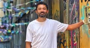 كريم محمود عبد العزيز بناتي شافوا الهنا اللي أنا فيه وكانوا