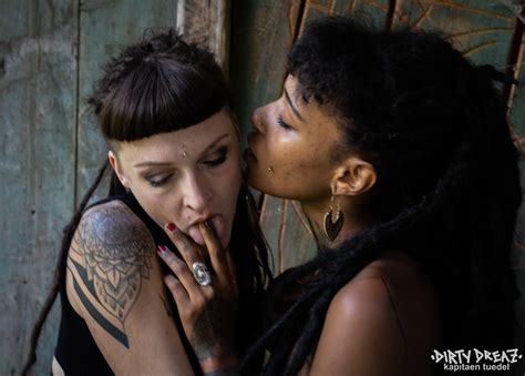 Tattooed Couple Kissing Hinged Upside Down Photos