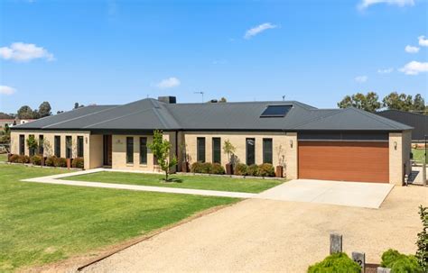 Stephenie Exton Stephexton • Instagram Photos And Videos