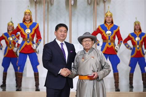 Өнөөдөр Хөдөлмөрийн баатар Гавьяат цол Алтан гадас одон хүртсэн ЭРХМҮҮД