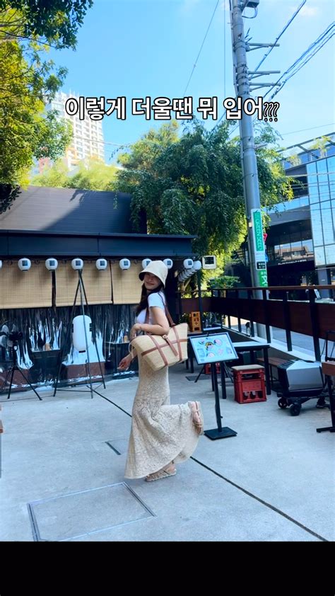 쇼쇼언니 임세영 웨딩사진 속 저 여자는… 눈이 펑펑 내려 차가 기어다니던 9년전 겨울날 잠도 거의 못잔채 새벽부터 웨딩촬영을 마치고 낮방송하러 헐레벌떡 택시를 잡아타고