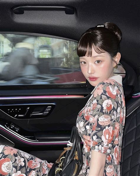 꽃 그리고 장원영로마의 휴일 비주얼 소셜in