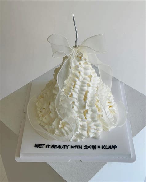 프케 Fke 생화케이크 크리스마스케이크 웨딩케이크 돌케이크 연예인케이크 생화케이크클래스 🌸🌸 Fke강남생화케이크 Instagram