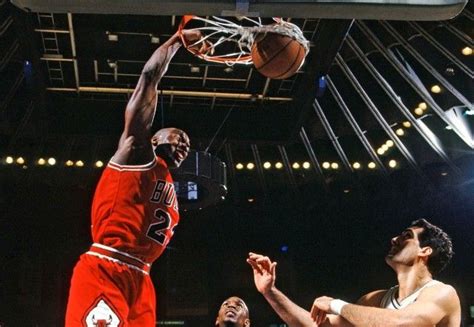 美媒评NBA75大巨星乔丹居首詹姆斯第二 现役12人上榜 球迷屋