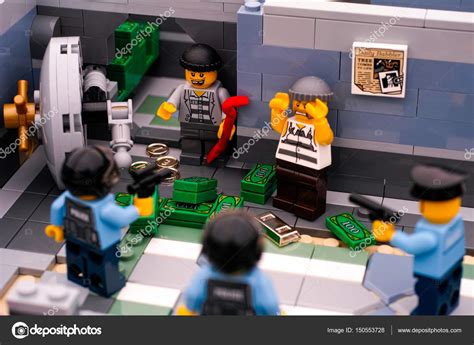 Two Lego Robbers Arrested By Three Policemans After Bank Burglar