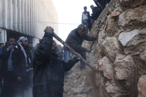 Crews Search For Underground Cells In Notorious Syrian Prison Ibtimes