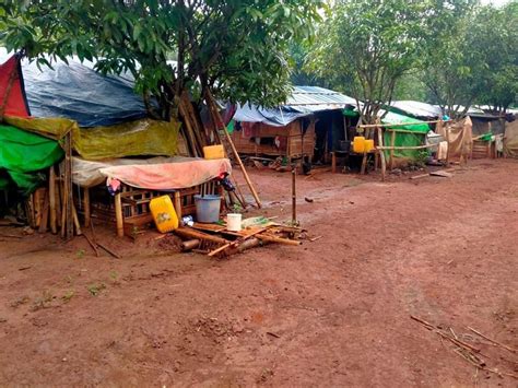 ဒဂုံတက္ကသိုလ်ကျောင်းသား ၇ ဦး ၊ လူငယ် ၃ ဦး အပါအဝင် ကျောင်းသား လူ ငယ် ၁၀ ဦးကို နိုဝင်ဘာလ ၃၀ ရက်နေ့