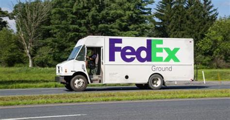There S A FedEx Tracking Scam Everyone Should Be Aware Of