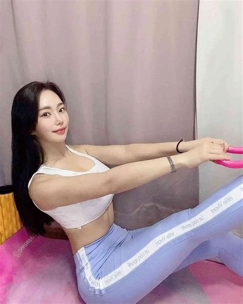 ㅇㅎ 청순한 바른자세의 트레이너