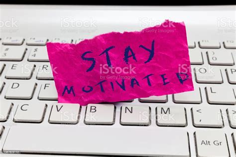단어 쓰기 텍스트 동기 유지입니다 사업 개념에 대 한 자신에 게 지식으로 목표를 도달 하는 모든 시간을 보상 결심에 대한 스톡 사진 및 기타 이미지 Istock