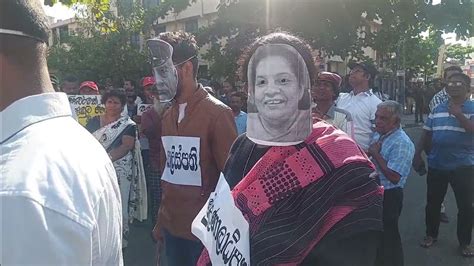 මැතිවරණ කොමසාරිස් සහ ගංගානි නෝනා මෙන්න පොලිස්පතිත් ඉන්නවා Youtube