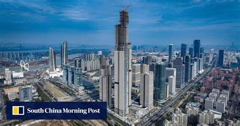 Mainland Chinas Middle Class Still Jittery About Spending Especially