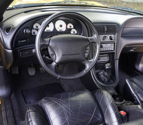 1994 2004 Ford Mustang And Cobra Instrument Cluster Lens And Housing 2 Pie