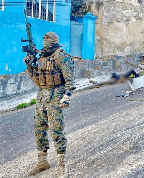 Brazilian Bope Operator After Shootout With Narcoguerrillas In Rio De Janeiro [1080x1343] R