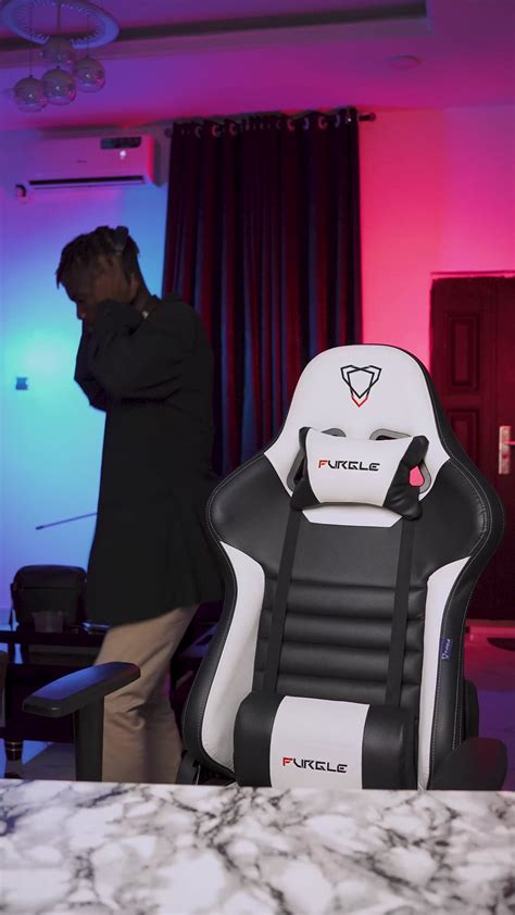 Wow Mother Wants Her Son To Give Her Head 😲 Wow Mother Wants Her Son To Give Her Head 😲